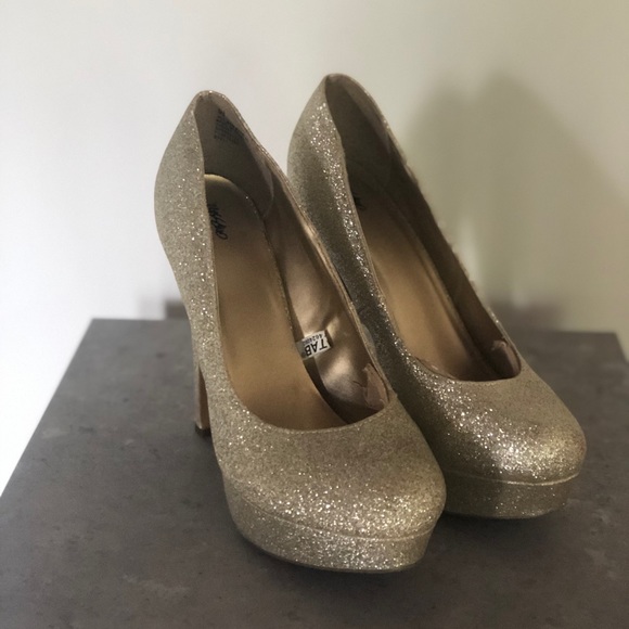 Mossimo Supply Co. | Shoes | Mossimo Gold Glitter Platform Pumps | Poshmark